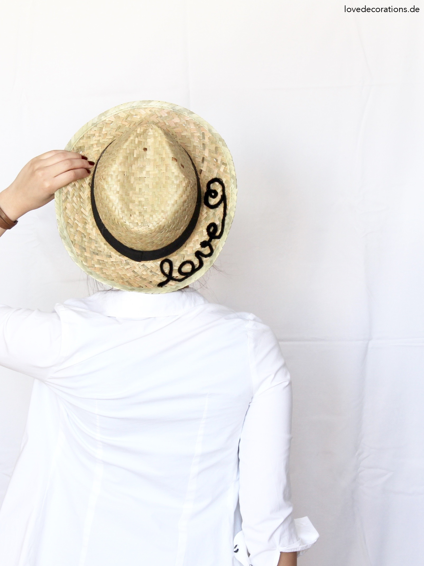 DIY Strandhut mit Lettering - Love Decorations
